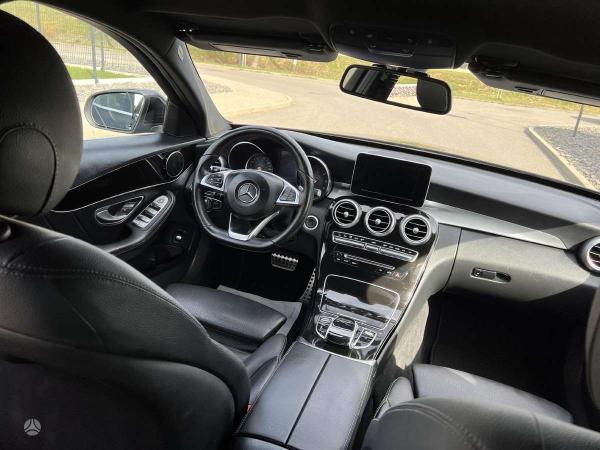 Black Mercedes-Benz c-220 2017 in Kaunas, with an engine capacity of 2.00 L and mileage of 245 thousand km for 14999 €, photo 3 on AUTOMOTO.COM.LV