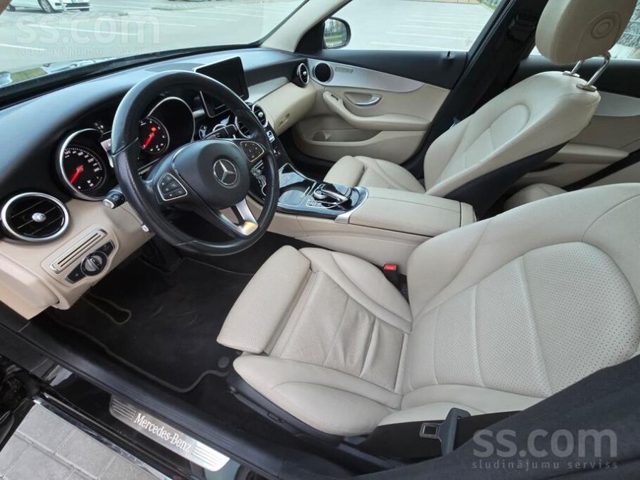 Black Mercedes-Benz c-220 2017 in Riga, with an engine capacity of 2.20 L and mileage of 118 thousand km for 18900 €, photo 8 on AUTOMOTO.COM.LV