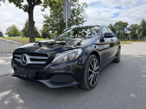 Black Mercedes-Benz c-220 2017 in Panevezys, with an engine capacity of 2.14 L and mileage of 270 thousand km for 10500 €, photo 3 on AUTOMOTO.COM.LV