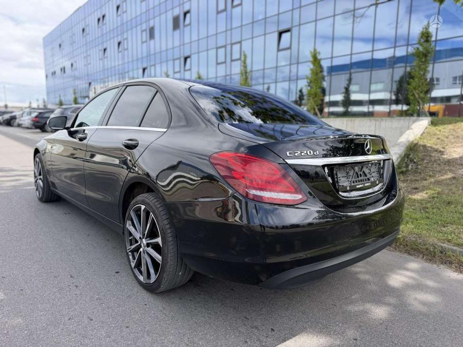 Melns Mercedes-Benz c-220 2017 Panevēža, ar dzinēja tilpumu 2.14 L un nobraukumu 270 tūkst. km par 10500 €, foto 8 vietnē AUTOMOTO.COM.LV