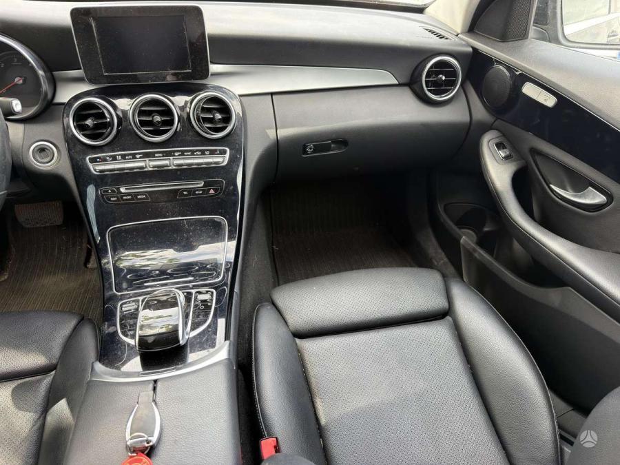 Melns Mercedes-Benz c-220 2017 Panevēža, ar dzinēja tilpumu 2.14 L un nobraukumu 270 tūkst. km par 10500 €, foto 18 vietnē AUTOMOTO.COM.LV