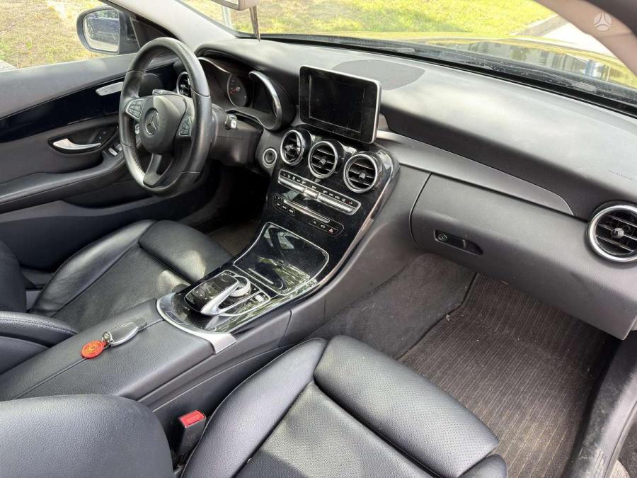 Melns Mercedes-Benz c-220 2017 Panevēža, ar dzinēja tilpumu 2.14 L un nobraukumu 270 tūkst. km par 10500 €, foto 19 vietnē AUTOMOTO.COM.LV