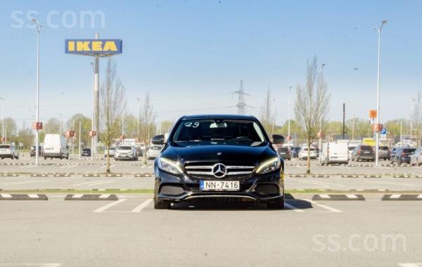 Black Mercedes-Benz c-220 2017 in Riga, with an engine capacity of 2.20 L and mileage of 260 thousand km for 13590 €, photo 3 on AUTOMOTO.COM.LV