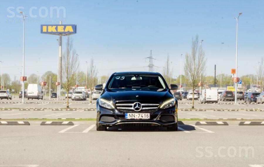 Black Mercedes-Benz c-220 2017 in Riga, with an engine capacity of 2.20 L and mileage of 260 thousand km for 13590 €, photo 4 on AUTOMOTO.COM.LV