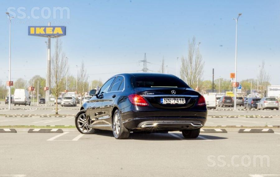 Black Mercedes-Benz c-220 2017 in Riga, with an engine capacity of 2.20 L and mileage of 260 thousand km for 13590 €, photo 8 on AUTOMOTO.COM.LV