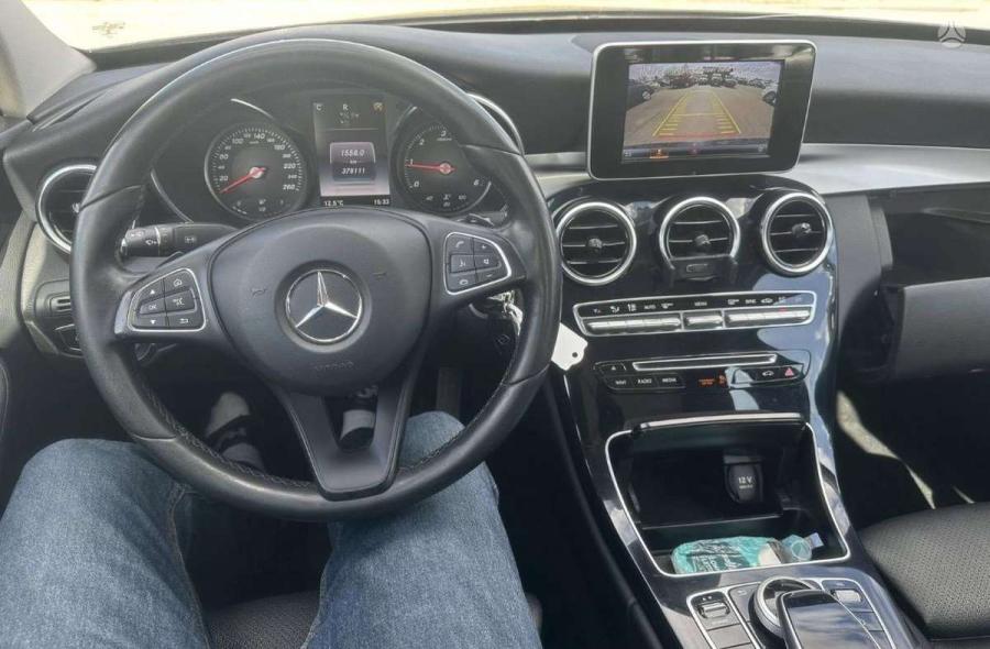 Black Mercedes-Benz c-220 2018 in Plunge, with an engine capacity of 2.14 L and mileage of 380 thousand km for 10000 €, photo 8 on AUTOMOTO.COM.LV