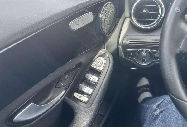 Melns Mercedes-Benz c-220 2018 Plungė, ar dzinēja tilpumu 2.14 L un nobraukumu 380 tūkst. km par 10000 €, foto 9 vietnē AUTOMOTO.COM.LV