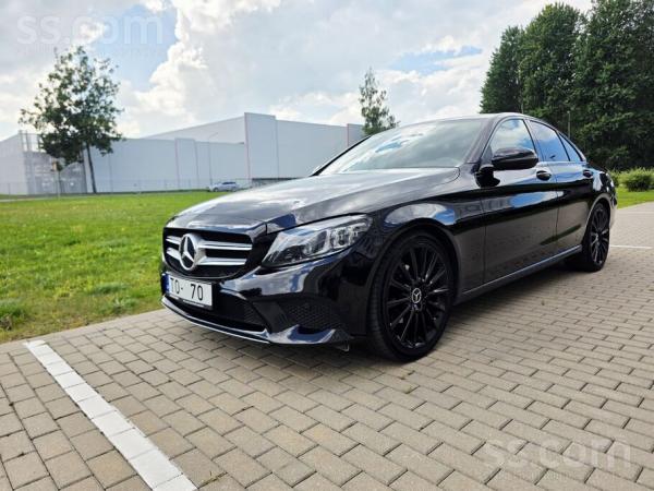 Мерседес Ц 220 2018 в Рига на AUTOMOTO.COM.LV Черный Мерседес Ц 220 2018 в Рига, объемом двигателя 2.00 л и пробегом 131 тыс. км за 20500 €, фото 1 на AUTOMOTO.COM.LV