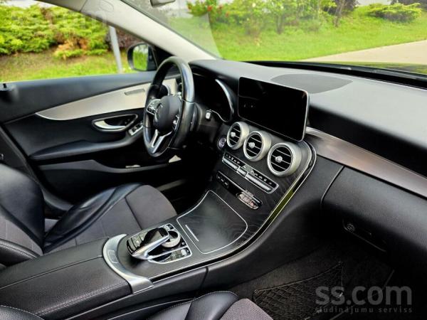 Мерседес Ц 220 2018 в Рига на AUTOMOTO.COM.LV Черный Мерседес Ц 220 2018 в Рига, объемом двигателя 2.00 л и пробегом 131 тыс. км за 20500 €, фото 10 на AUTOMOTO.COM.LV