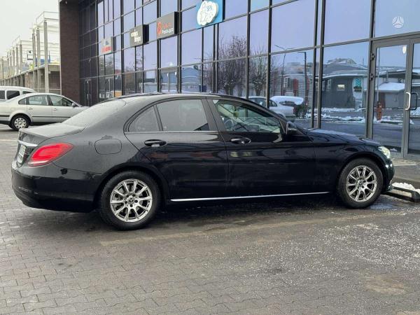 Black Mercedes-Benz c-220 2019 in Kaunas, with an engine capacity of 1.95 L and mileage of 149 thousand km for 19800 €, photo 2 on AUTOMOTO.COM.LV