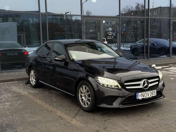 Black Mercedes-Benz c-220 2019 in Kaunas, with an engine capacity of 1.95 L and mileage of 149 thousand km for 19800 €, photo 3 on AUTOMOTO.COM.LV