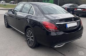 Черный Мерседес Ц 220 2019 в Вильнюс, объемом двигателя 1.90 л и пробегом 176 тыс. км за 19300 €, фото 3 на AUTOMOTO.COM.LV