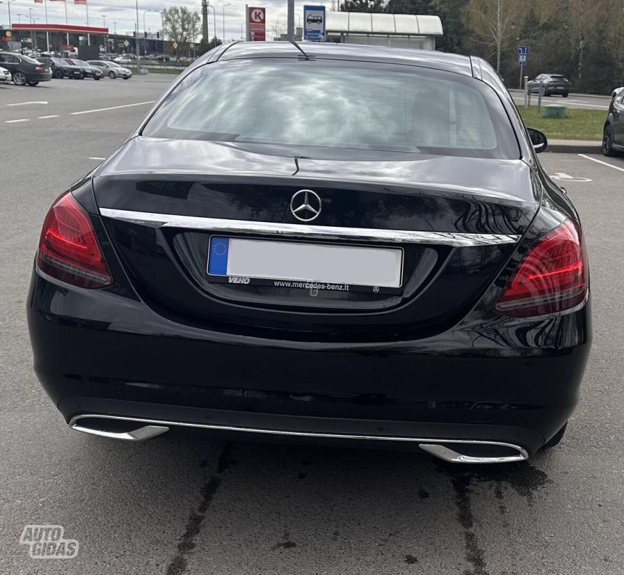 Черный Мерседес Ц 220 2019 в Вильнюс, объемом двигателя 1.90 л и пробегом 176 тыс. км за 19300 €, фото 6 на AUTOMOTO.COM.LV