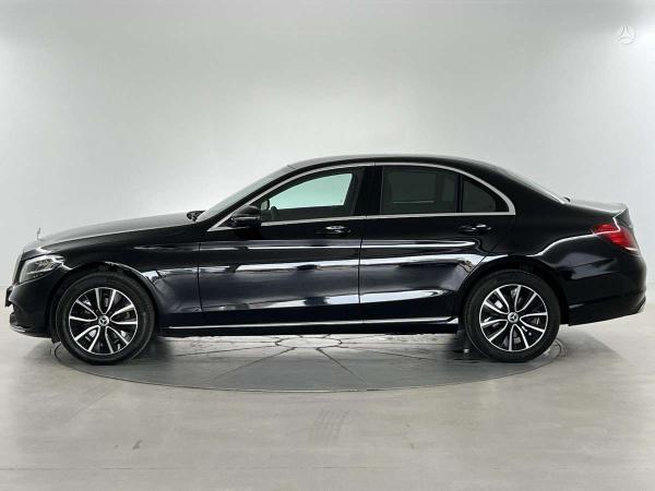 Black Mercedes-Benz c-220 2019 in Vilnius, with an engine capacity of 1.95 L and mileage of 178 thousand km for 21900 €, photo 4 on AUTOMOTO.COM.LV