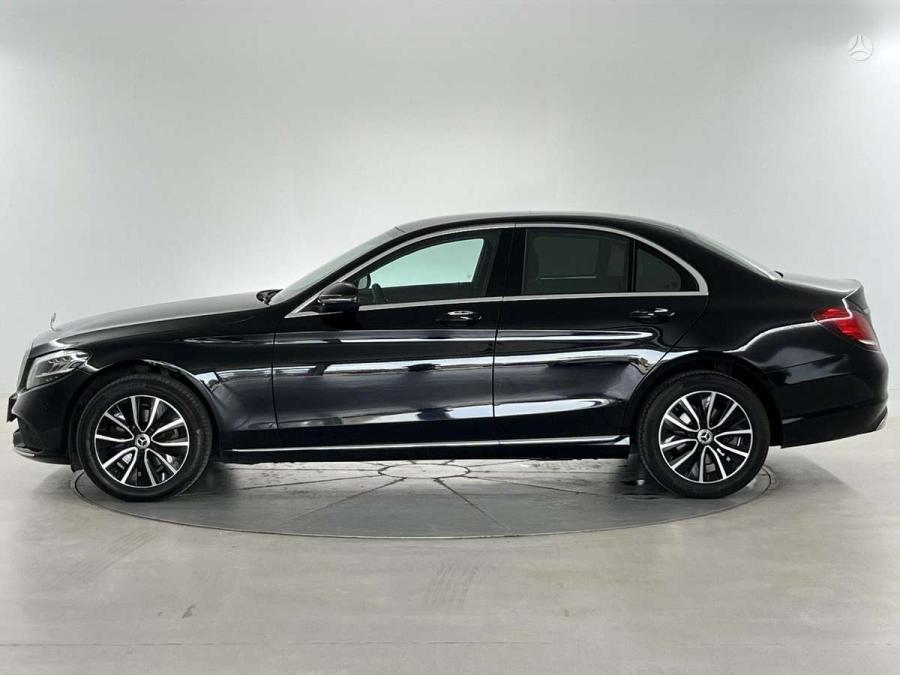 Black Mercedes-Benz c-220 2019 in Vilnius, with an engine capacity of 1.95 L and mileage of 178 thousand km for 21900 €, photo 4 on AUTOMOTO.COM.LV