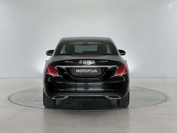 Black Mercedes-Benz c-220 2019 in Vilnius, with an engine capacity of 1.95 L and mileage of 178 thousand km for 21900 €, photo 5 on AUTOMOTO.COM.LV
