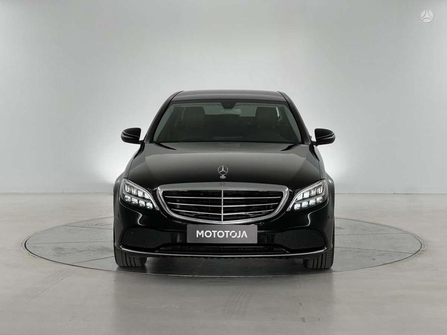 Black Mercedes-Benz c-220 2019 in Vilnius, with an engine capacity of 1.95 L and mileage of 178 thousand km for 21900 €, photo 6 on AUTOMOTO.COM.LV