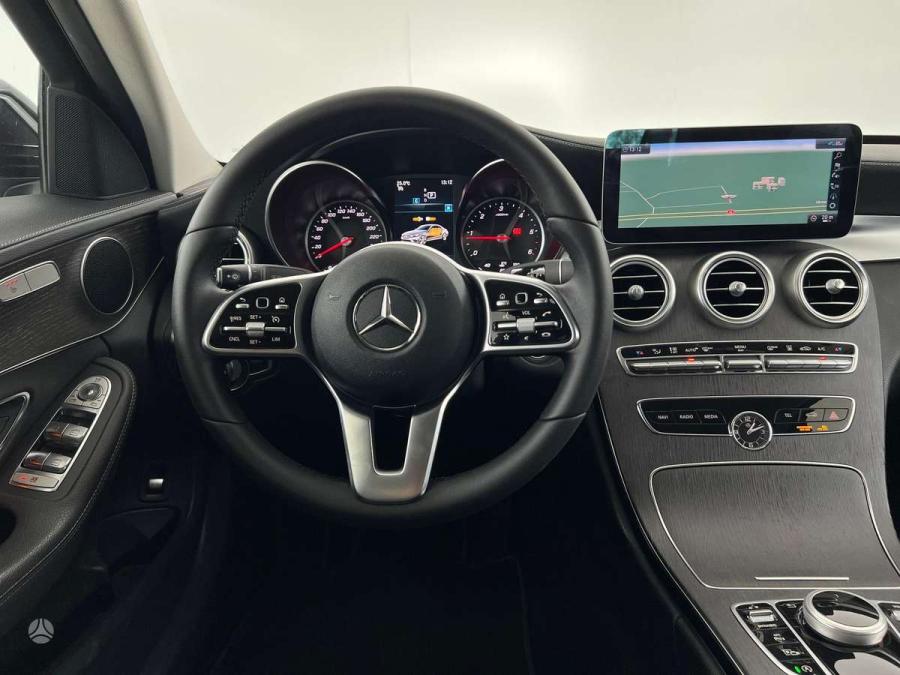 Black Mercedes-Benz c-220 2019 in Vilnius, with an engine capacity of 1.95 L and mileage of 178 thousand km for 21900 €, photo 10 on AUTOMOTO.COM.LV