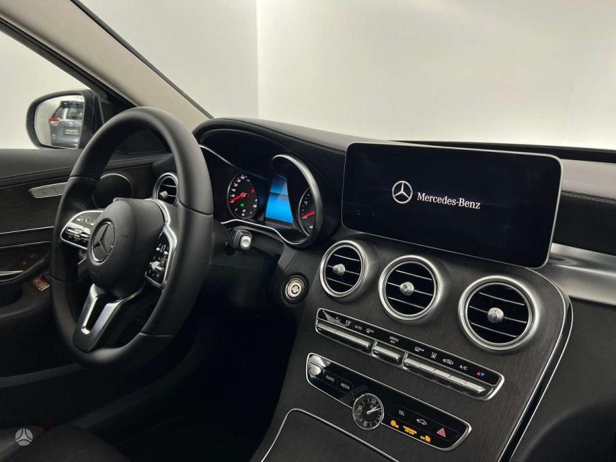 Black Mercedes-Benz c-220 2019 in Vilnius, with an engine capacity of 1.95 L and mileage of 178 thousand km for 21900 €, photo 15 on AUTOMOTO.COM.LV
