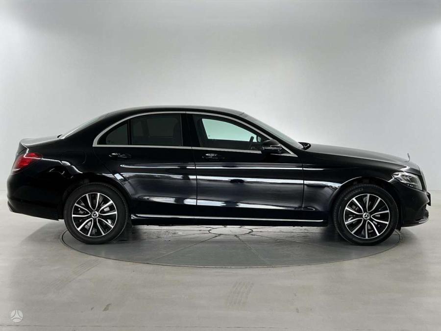 Black Mercedes-Benz c-220 2019 in Vilnius, with an engine capacity of 1.95 L and mileage of 178 thousand km for 21900 €, photo 17 on AUTOMOTO.COM.LV
