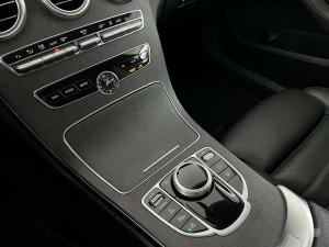Black Mercedes-Benz c-220 2019 in Vilnius, with an engine capacity of 1.95 L and mileage of 178 thousand km for 21900 €, photo 23 on AUTOMOTO.COM.LV