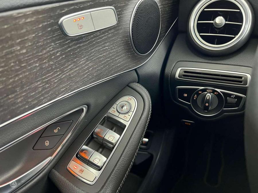 Black Mercedes-Benz c-220 2019 in Vilnius, with an engine capacity of 1.95 L and mileage of 178 thousand km for 21900 €, photo 24 on AUTOMOTO.COM.LV