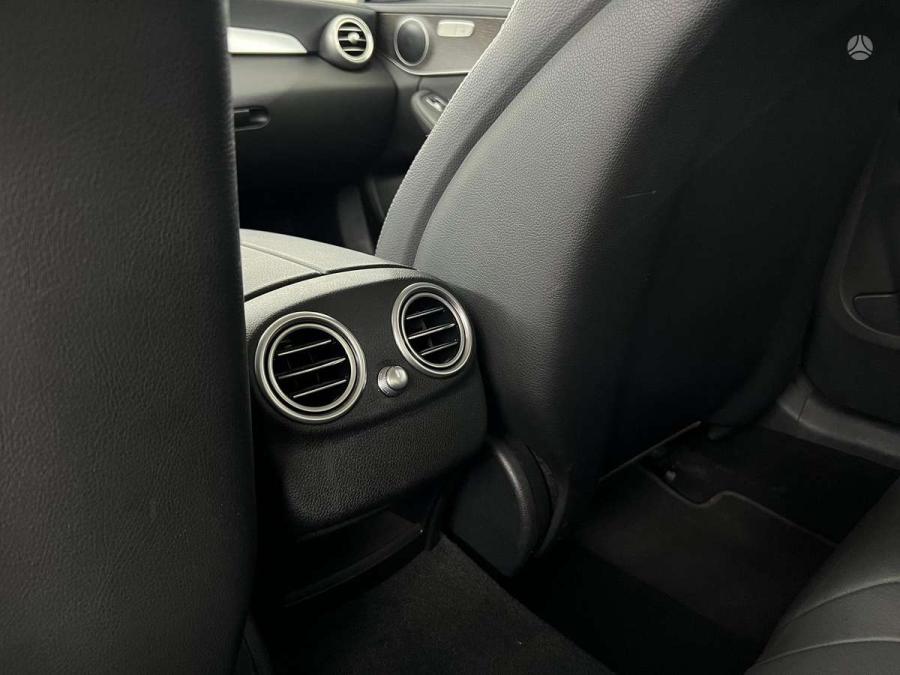 Black Mercedes-Benz c-220 2019 in Vilnius, with an engine capacity of 1.95 L and mileage of 178 thousand km for 21900 €, photo 26 on AUTOMOTO.COM.LV