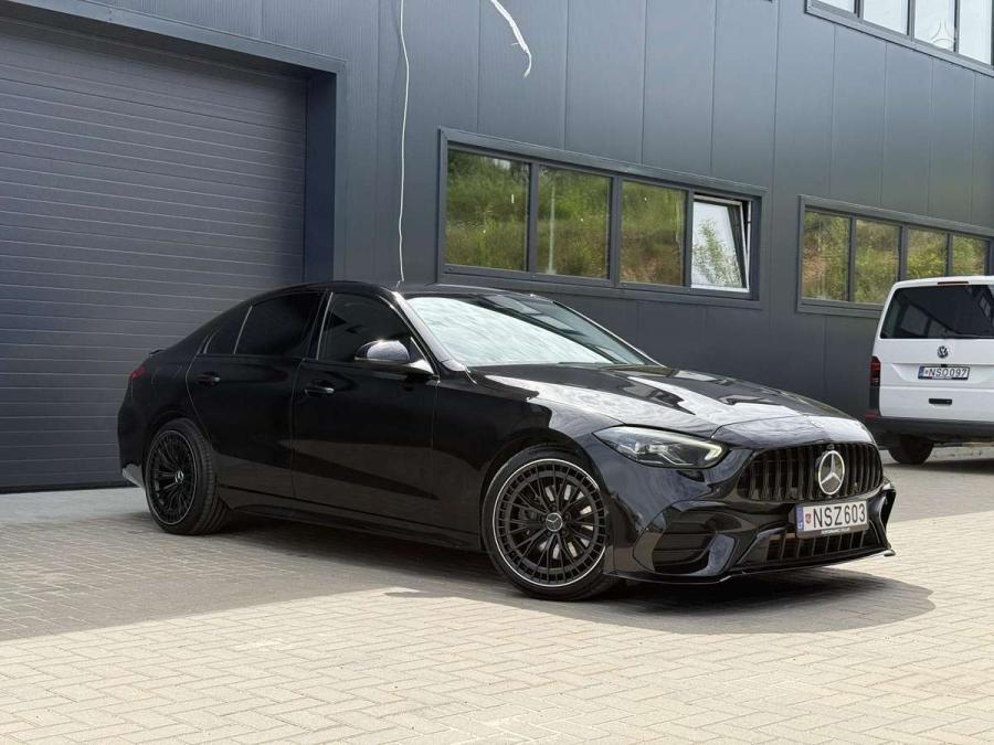 Black Mercedes-Benz c-220 2021 in Vilnius, with an engine capacity of 1.99 L and mileage of 198 thousand km for 27999 €, photo 1 on AUTOMOTO.COM.LV
