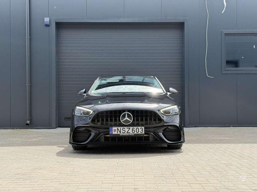 Black Mercedes-Benz c-220 2021 in Vilnius, with an engine capacity of 1.99 L and mileage of 198 thousand km for 27999 €, photo 4 on AUTOMOTO.COM.LV
