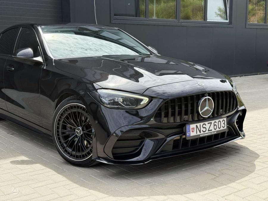Black Mercedes-Benz c-220 2021 in Vilnius, with an engine capacity of 1.99 L and mileage of 198 thousand km for 27999 €, photo 5 on AUTOMOTO.COM.LV