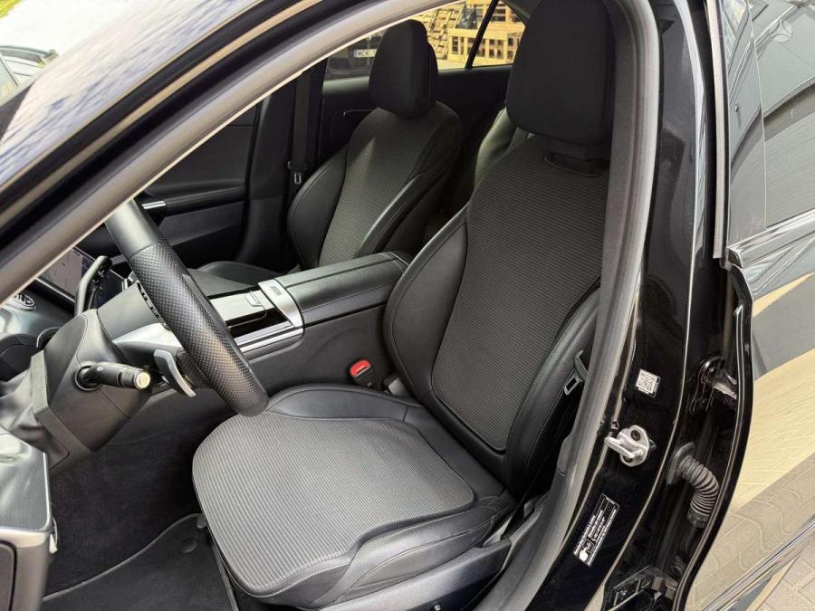 Black Mercedes-Benz c-220 2021 in Vilnius, with an engine capacity of 1.99 L and mileage of 198 thousand km for 27999 €, photo 19 on AUTOMOTO.COM.LV