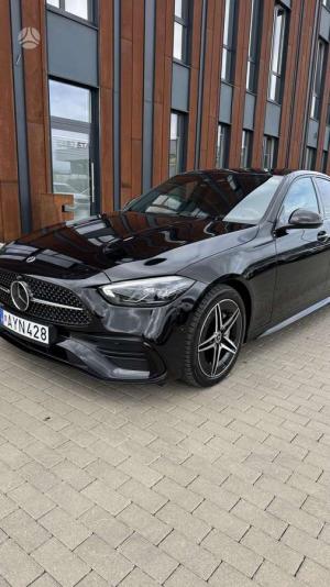Melns Mercedes-Benz c-220 2025 Kauņa, ar dzinēja tilpumu 1.99 L un nobraukumu 10 tūkst. km par 43000 €, foto  vietnē AUTOMOTO.COM.LV
