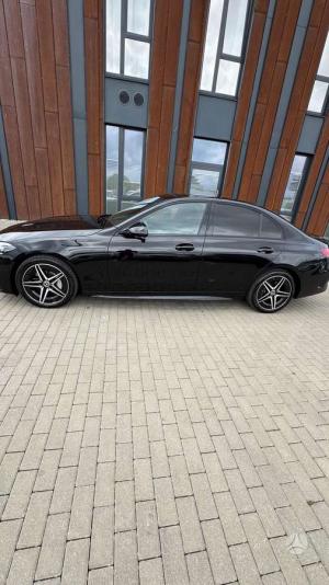 Melns Mercedes-Benz c-220 2025 Kauņa, ar dzinēja tilpumu 1.99 L un nobraukumu 10 tūkst. km par 43000 €, foto 3 vietnē AUTOMOTO.COM.LV