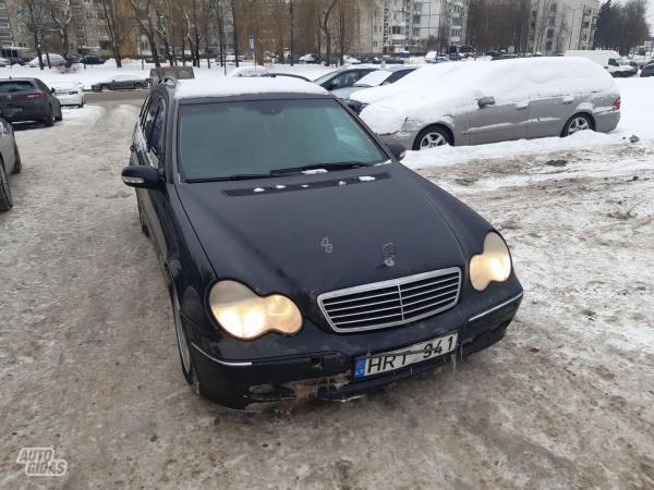 Black Mercedes-Benz c-220 2004 in Kaunas, with an engine capacity of 2.10 L and mileage of 300 thousand km for 1000 €, photo 4 on AUTOMOTO.COM.LV