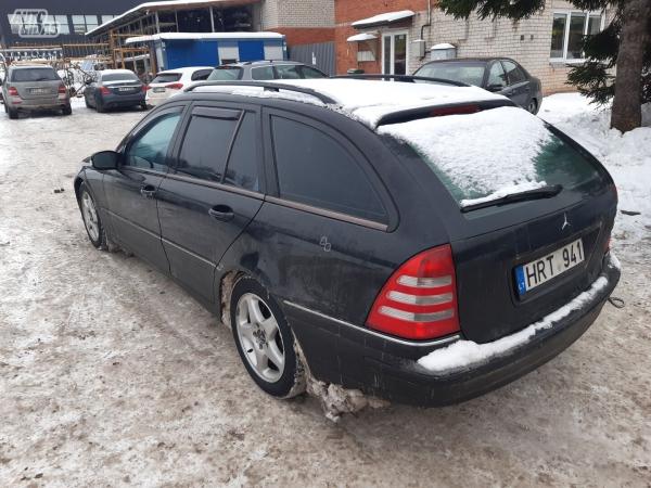 Black Mercedes-Benz c-220 2004 in Kaunas, with an engine capacity of 2.10 L and mileage of 300 thousand km for 1000 €, photo 7 on AUTOMOTO.COM.LV