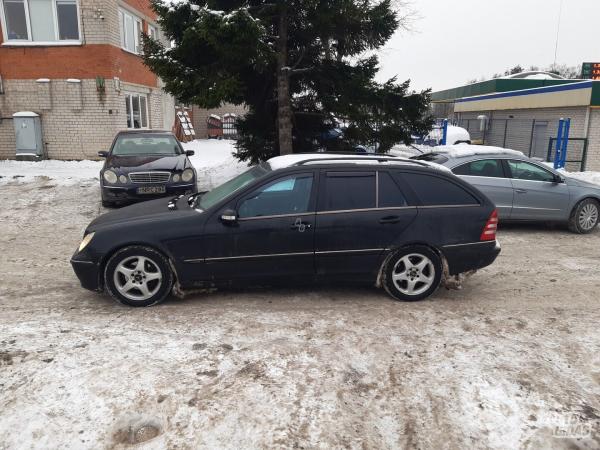 Black Mercedes-Benz c-220 2004 in Kaunas, with an engine capacity of 2.10 L and mileage of 300 thousand km for 1000 €, photo 9 on AUTOMOTO.COM.LV