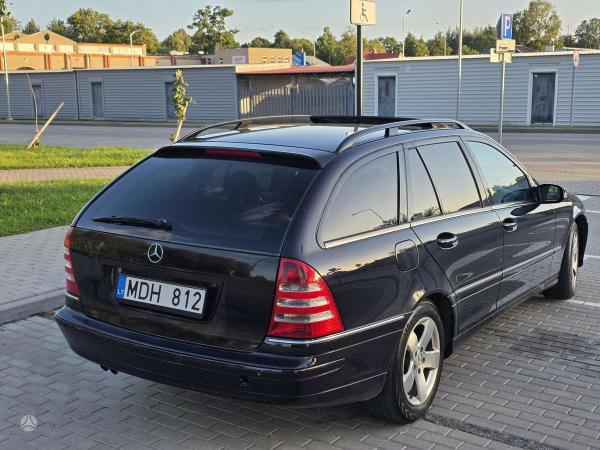 Black Mercedes-Benz c-220 2004 in Ukmerge, with an engine capacity of 2.15 L and mileage of 319 thousand km for 750 €, photo 10 on AUTOMOTO.COM.LV
