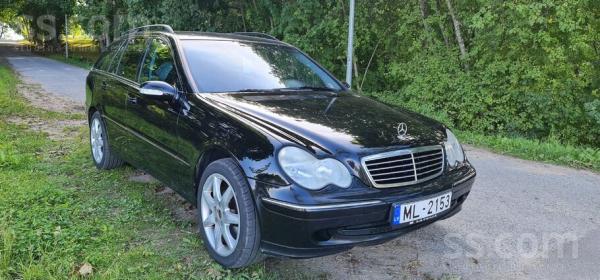 Melns Mercedes-Benz c-220 2004 Liepāja, ar dzinēja tilpumu 2.20 L un nobraukumu 356 tūkst. km par 1800 €, foto 3 vietnē AUTOMOTO.COM.LV