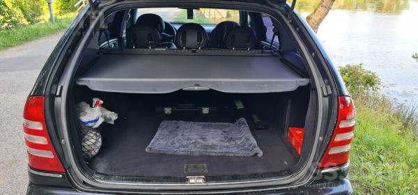 Melns Mercedes-Benz c-220 2004 Liepāja, ar dzinēja tilpumu 2.20 L un nobraukumu 356 tūkst. km par 1800 €, foto 9 vietnē AUTOMOTO.COM.LV