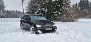 Black Mercedes-Benz c-220 2005 in Kelme, with an engine capacity of 0.00 L and mileage of 400 thousand km for 1550 €, photo  on AUTOMOTO.COM.LV