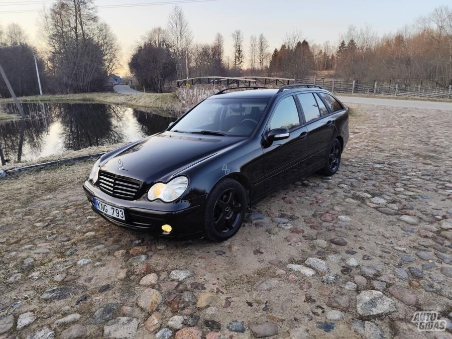 Melns Mercedes-Benz c-220 2005 Telšiai, ar dzinēja tilpumu 2.20 L un nobraukumu 420 tūkst. km par 1650 €, foto 1 vietnē AUTOMOTO.COM.LV