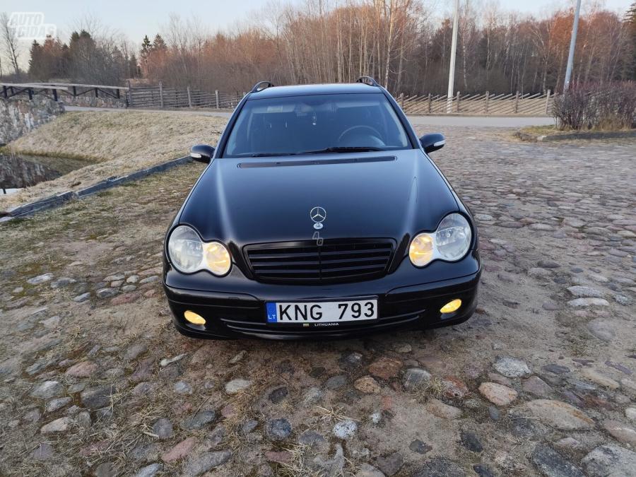 Melns Mercedes-Benz c-220 2005 Telšiai, ar dzinēja tilpumu 2.20 L un nobraukumu 420 tūkst. km par 1650 €, foto 2 vietnē AUTOMOTO.COM.LV
