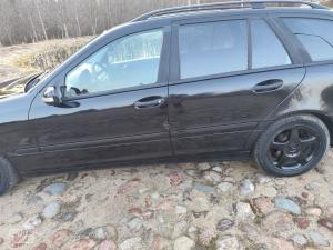Melns Mercedes-Benz c-220 2005 Telšiai, ar dzinēja tilpumu 2.20 L un nobraukumu 420 tūkst. km par 1650 €, foto 8 vietnē AUTOMOTO.COM.LV