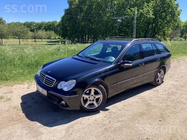 Black Mercedes-Benz c-220 2005 in Riga, with an engine capacity of 2.20 L and mileage of 288 thousand km for 2490 €, photo 5 on AUTOMOTO.COM.LV