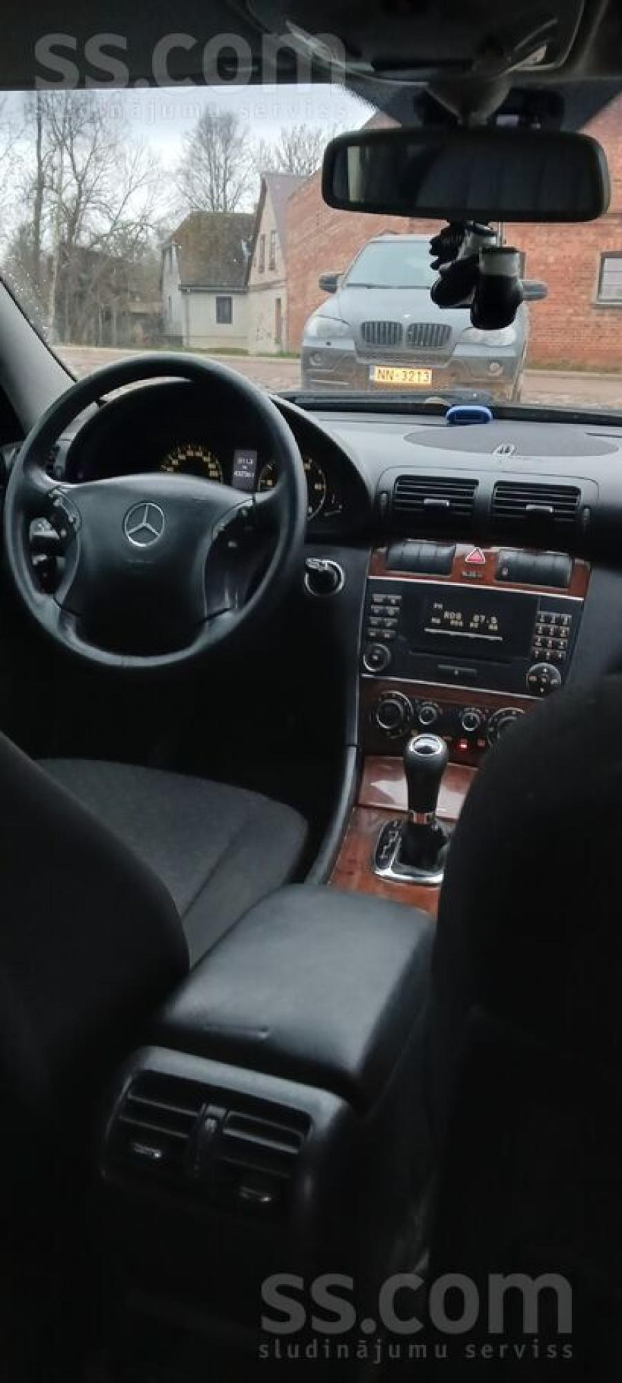 Melns Mercedes-Benz c-220 2006 Kuldīga, ar dzinēja tilpumu 2.20 L un nobraukumu 432 tūkst. km par 1650 €, foto 7 vietnē AUTOMOTO.COM.LV
