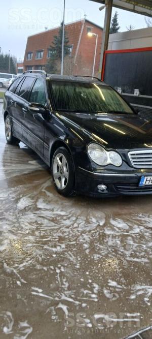 Melns Mercedes-Benz c-220 2006 Kuldīga, ar dzinēja tilpumu 2.20 L un nobraukumu 432 tūkst. km par 1650 €, foto 10 vietnē AUTOMOTO.COM.LV