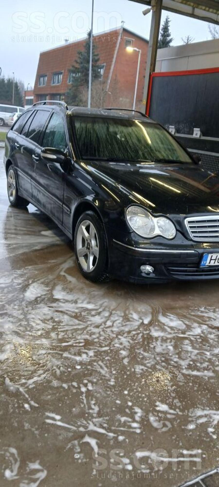 Melns Mercedes-Benz c-220 2006 Kuldīga, ar dzinēja tilpumu 2.20 L un nobraukumu 432 tūkst. km par 1650 €, foto 10 vietnē AUTOMOTO.COM.LV