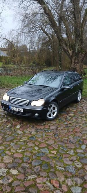 Melns Mercedes-Benz c-220 2006 Kuldīga, ar dzinēja tilpumu 2.20 L un nobraukumu 432 tūkst. km par 1650 €, foto 12 vietnē AUTOMOTO.COM.LV
