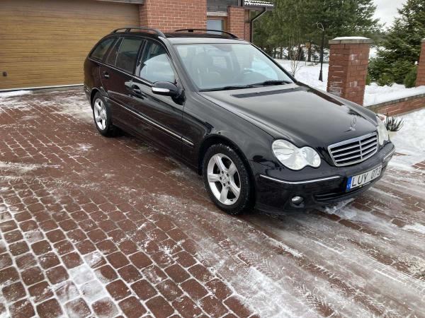 Melns Mercedes-Benz c-220 2006 Šauļi, ar dzinēja tilpumu 2.20 L un nobraukumu 406 tūkst. km par 1199 €, foto 1 vietnē AUTOMOTO.COM.LV