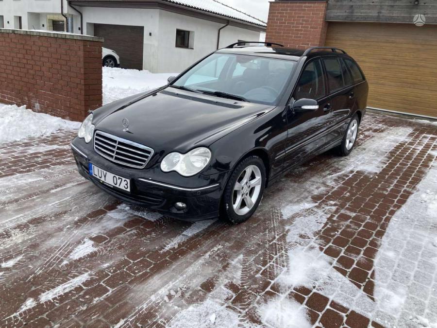 Melns Mercedes-Benz c-220 2006 Šauļi, ar dzinēja tilpumu 2.20 L un nobraukumu 406 tūkst. km par 1199 €, foto 2 vietnē AUTOMOTO.COM.LV